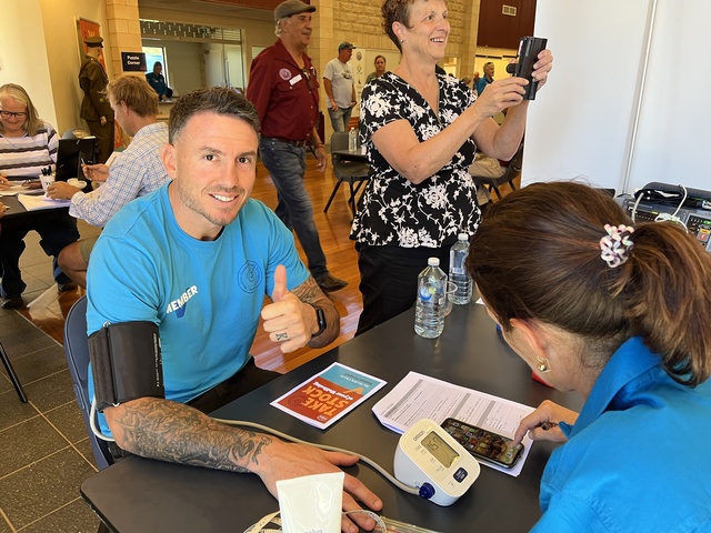 Former league star visits Windorah | Leader Today