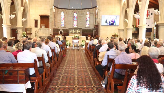 Paying respects to Sir Graham | Leader Today